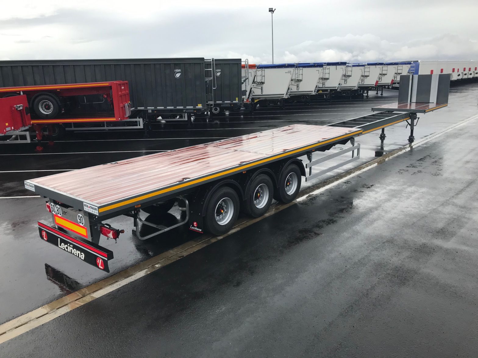 Leciñena - Plateaux - Extensible 21m - DELTA🔺TRAILERS